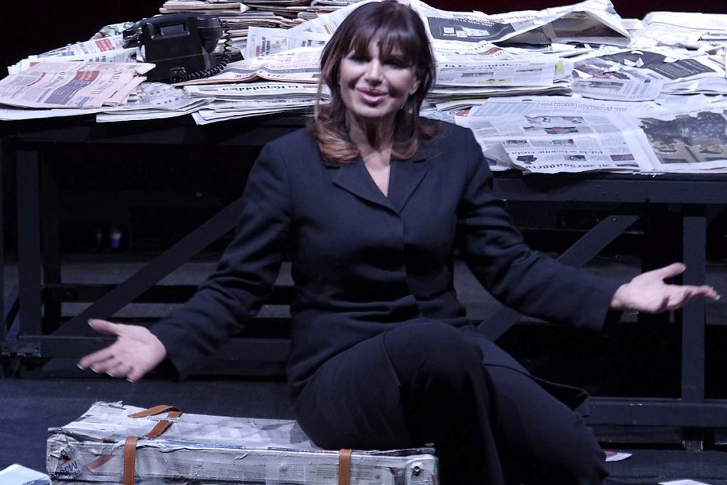 Elena Bonelli a teatro: grande successo per il suo Brecht - LaNostraTv