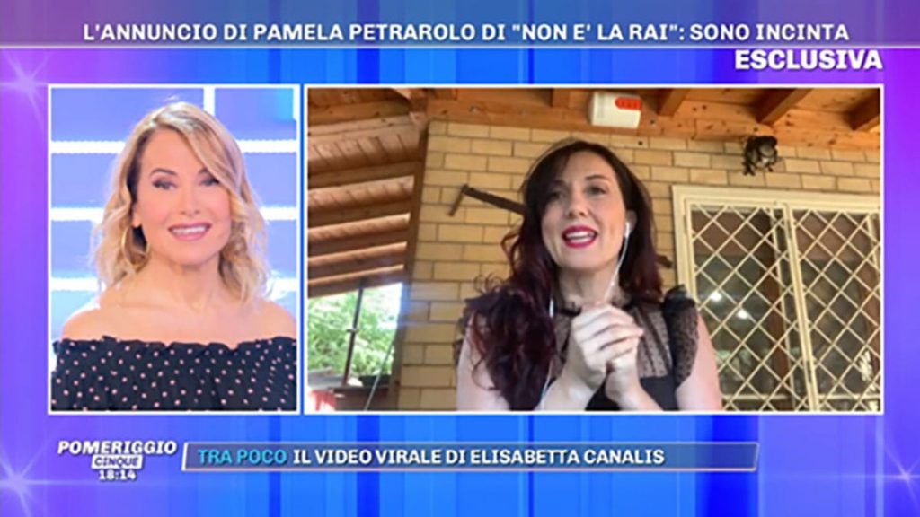 Pomeriggio 5, Pamela Petrarolo svela a Barbara d'Urso: "Sono incinta ...