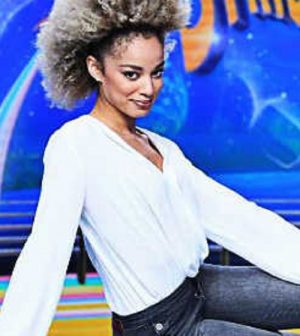 Paperissima Sprint, velina Mikaela: "Ho dato un pugno a Vittorio ...