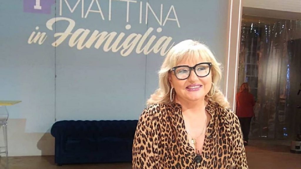 Uno Mattina in Famiglia, Monica Setta cambia look (FOTO): gag con Tiberio - LaNostraTv