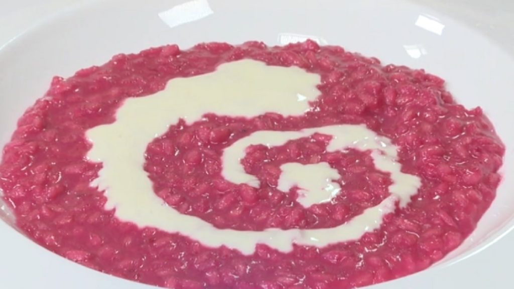 Cotto e mangiato, puntata di oggi 8 marzo: la ricetta del risotto rosa ...