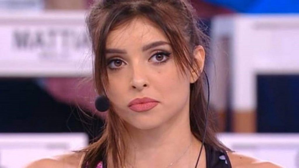 Striscia la notizia, retroscena della Velina Cosmary: "Nel panico ...