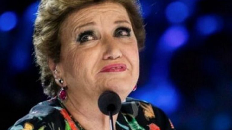 Nudi per la vita, Mara Maionchi choc sul tumore: "Mi sono salvata ...