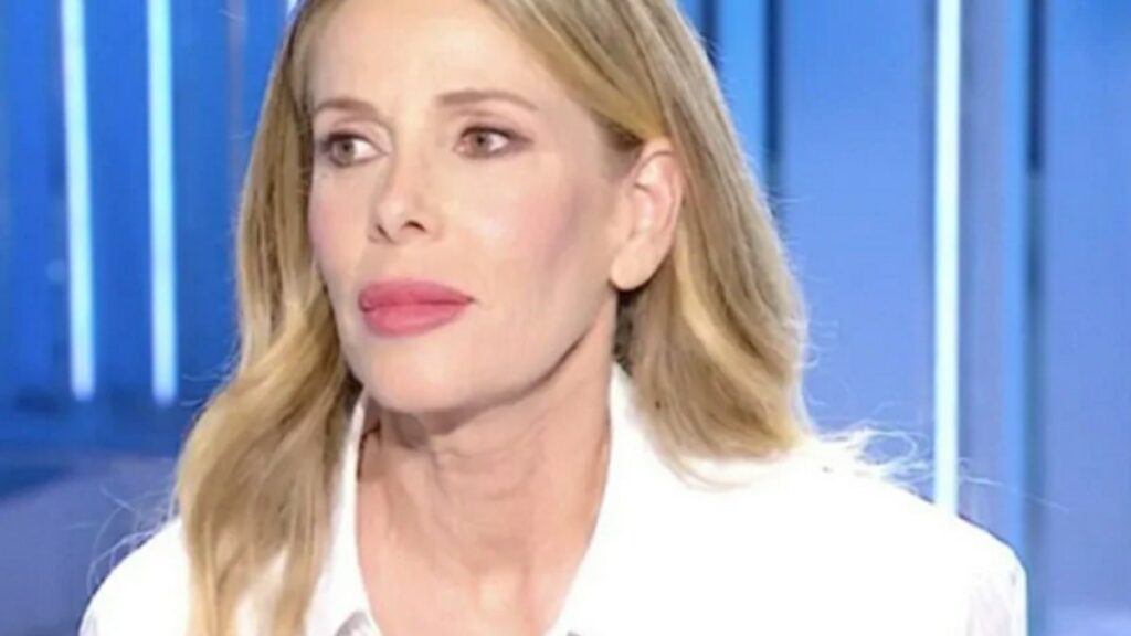 Alessia Marcuzzi choc, lividi e graffi sulle gambe: cos’è successo ...