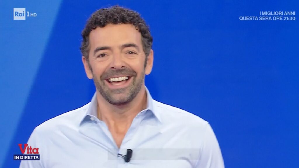 Alberto Matano, annuncio entusiasta: "C'è una sorpresa a La vita in ...