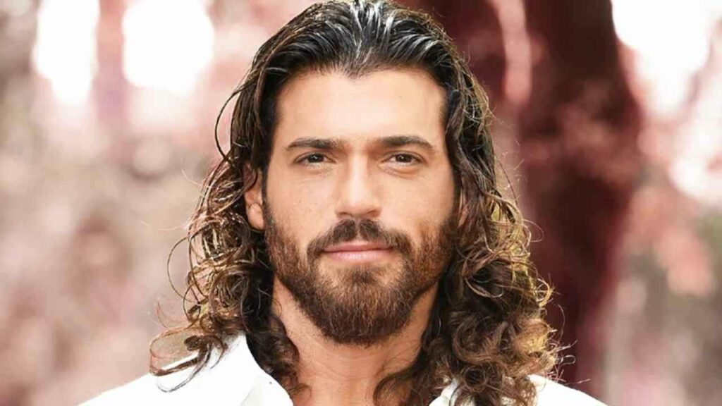 Can Yaman, gravi accuse: ora le sue fan sono inferocite, ecco con chi ...