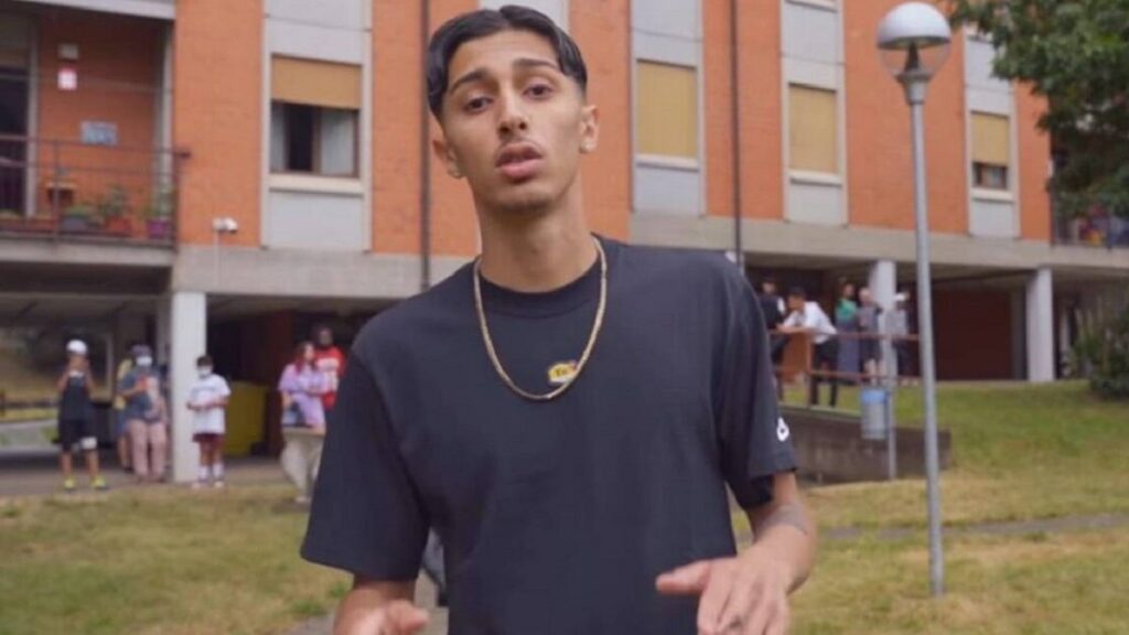 Rapper Baby Gang Le Iene: età, vero nome, problemi giustizia, vita in ...