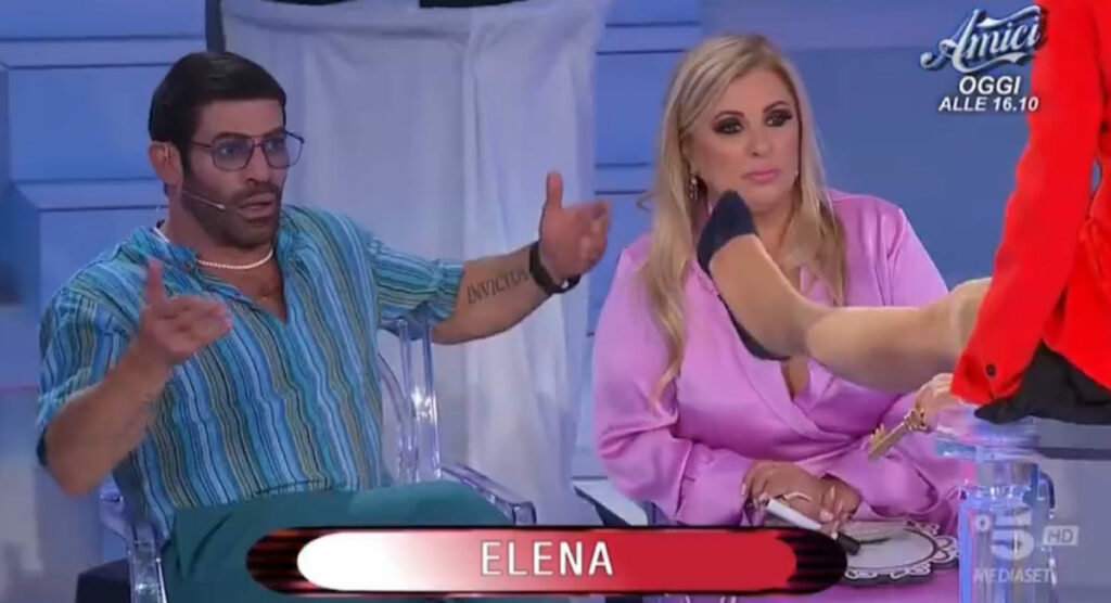 Uomini e Donne, Elena ha fatto un gesto imbarazzante: tutti allibiti in studio - LaNostraTv