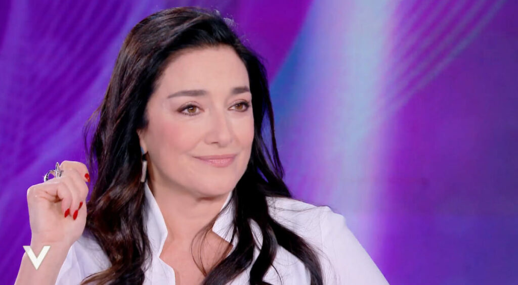 Verissimo, Sara Ricci torna all'attacco di Beatrice Luzzi: "Non è ...