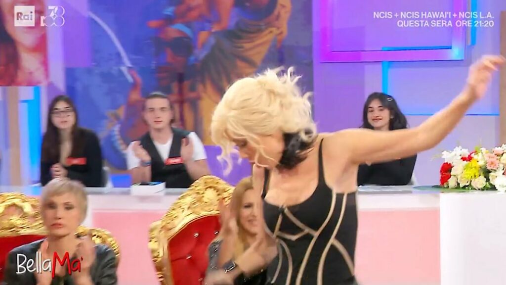 Bella Ma’, Nancy Brilli entra e inciampa nel vestito: “A momenti casco ...