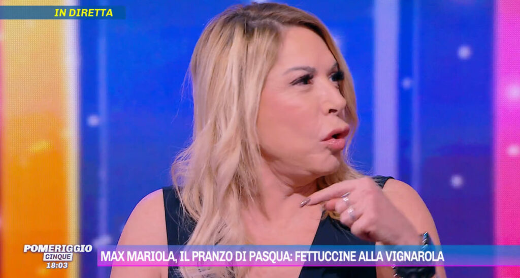 Pomeriggio 5, Anna Pettinelli mette in imbarazzo Myrta Merlino ...