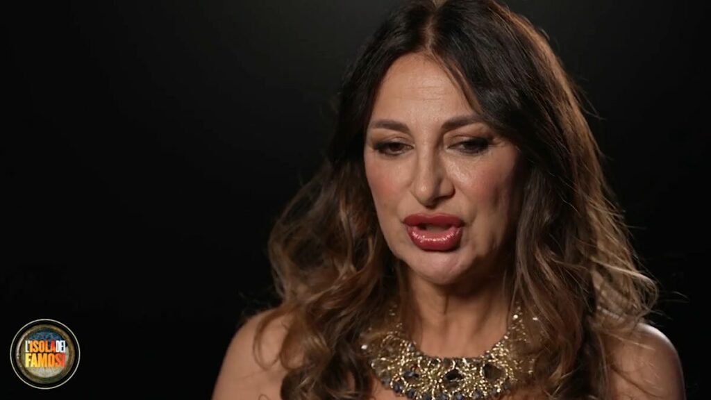 L’Isola dei Famosi, Selen cerca l’amore: “Ho sofferto per le troppe ...