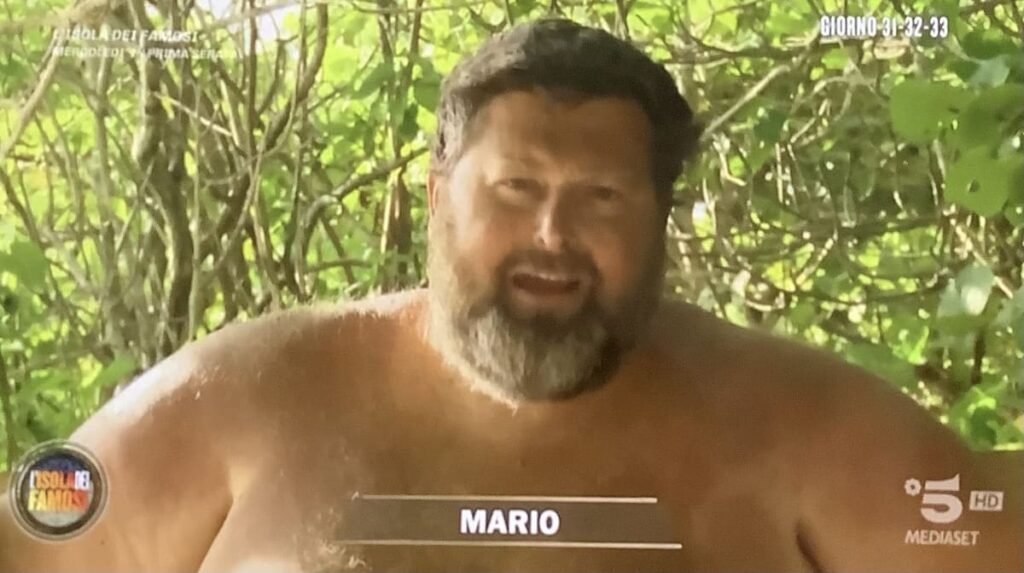 Isola dei Famosi, Mario Adinolfi fa infuriare Omar all'Isola: "Vaffan ...